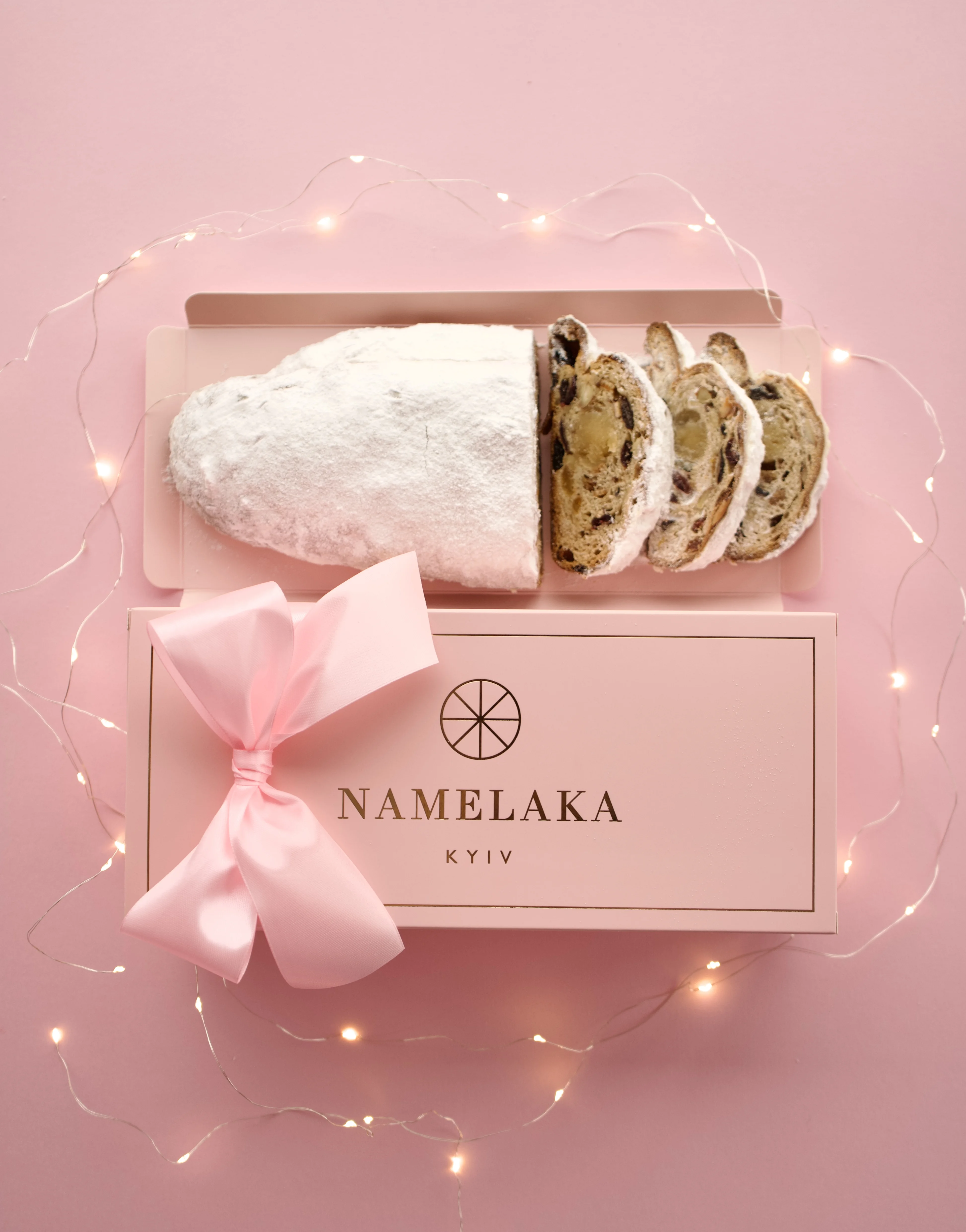 Штолени в закладах Києва 2025: де купити найсмачніші різдвяні кекси